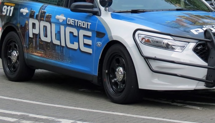 Detroit Police Officers Save Woman's Life During Traffic Stop On ...